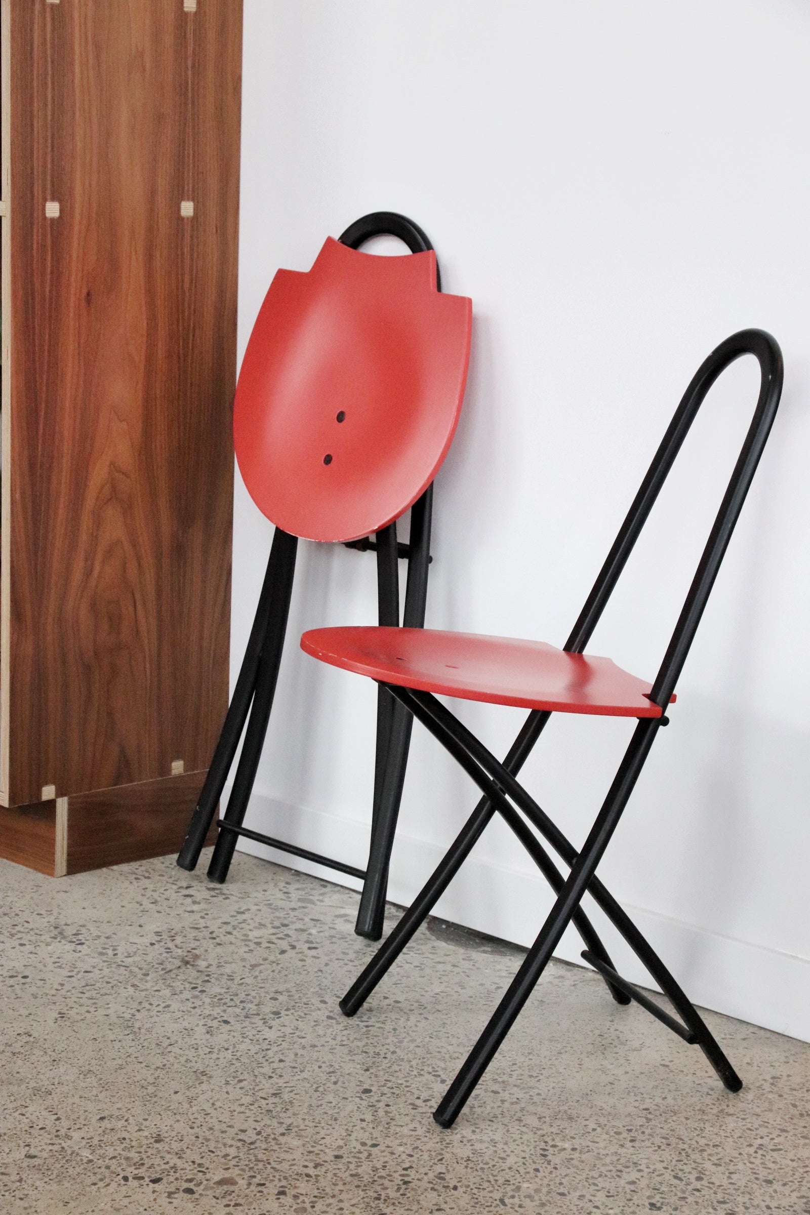 Mid Century Red Folding Chairs – In The Comfort Of